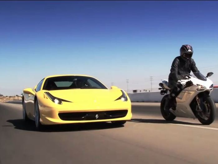Forza Italia: Ferrari 458 Italia VS Ducati 1198 S