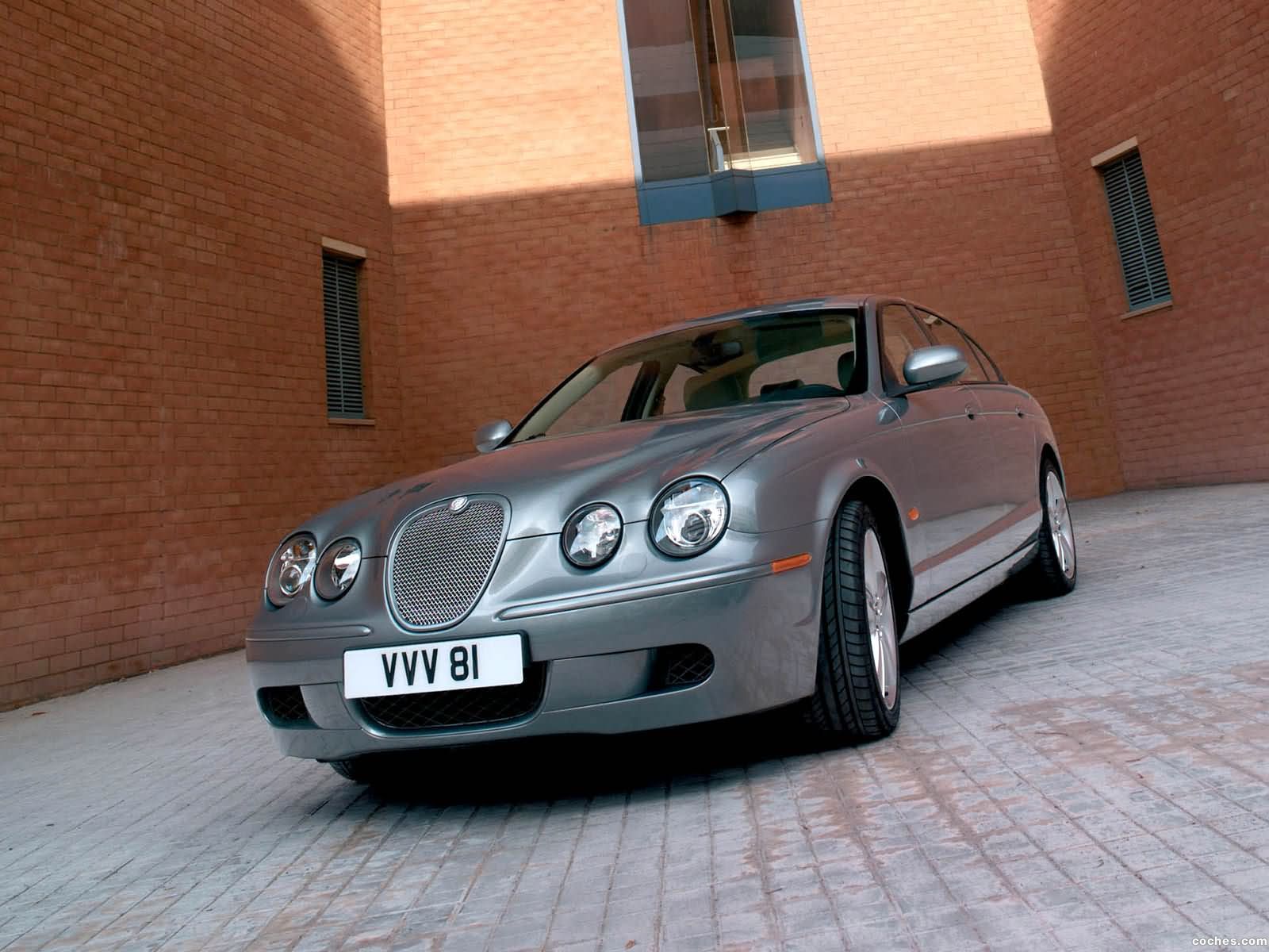 Fotos de Jaguar S-Type R 2004