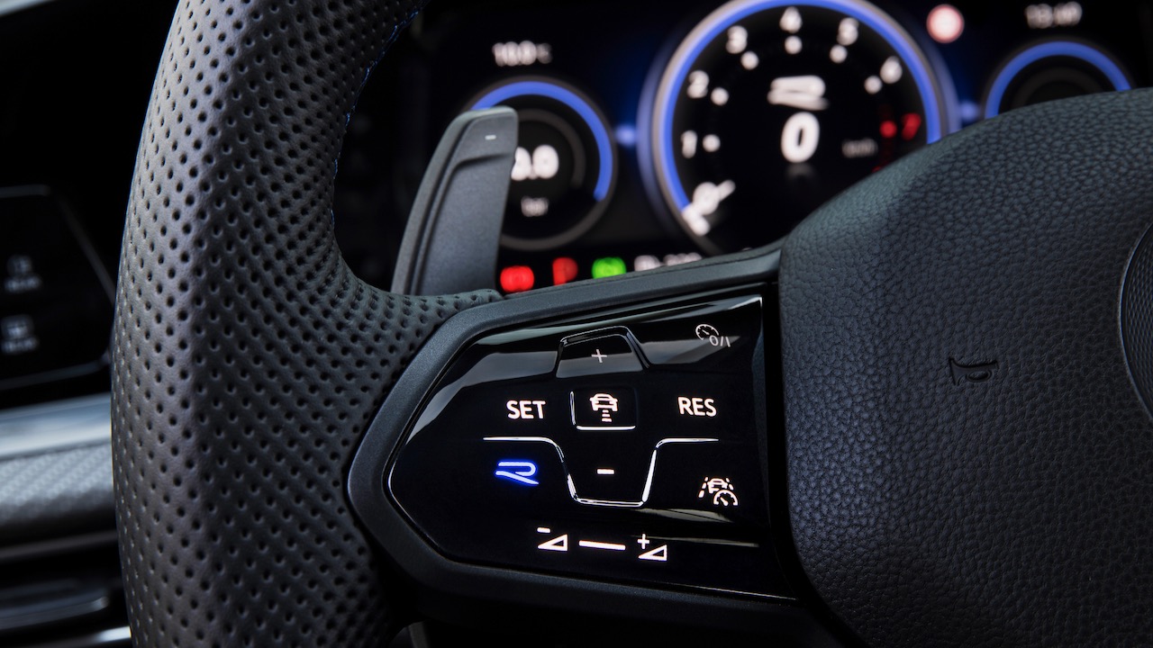 Volkswagen integrará de nuevo los botones físicos en el volante