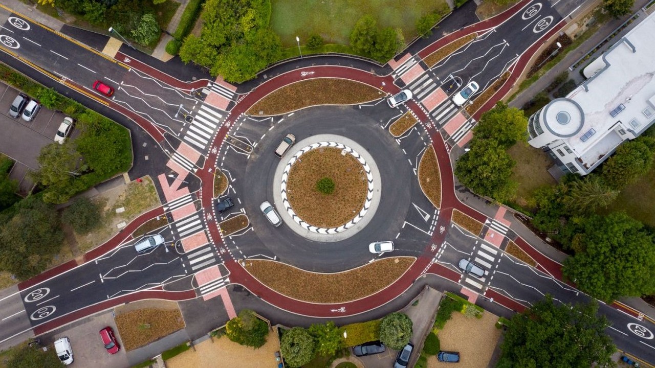 ¿Qué son y cómo funcionan las rotondas holandesas?